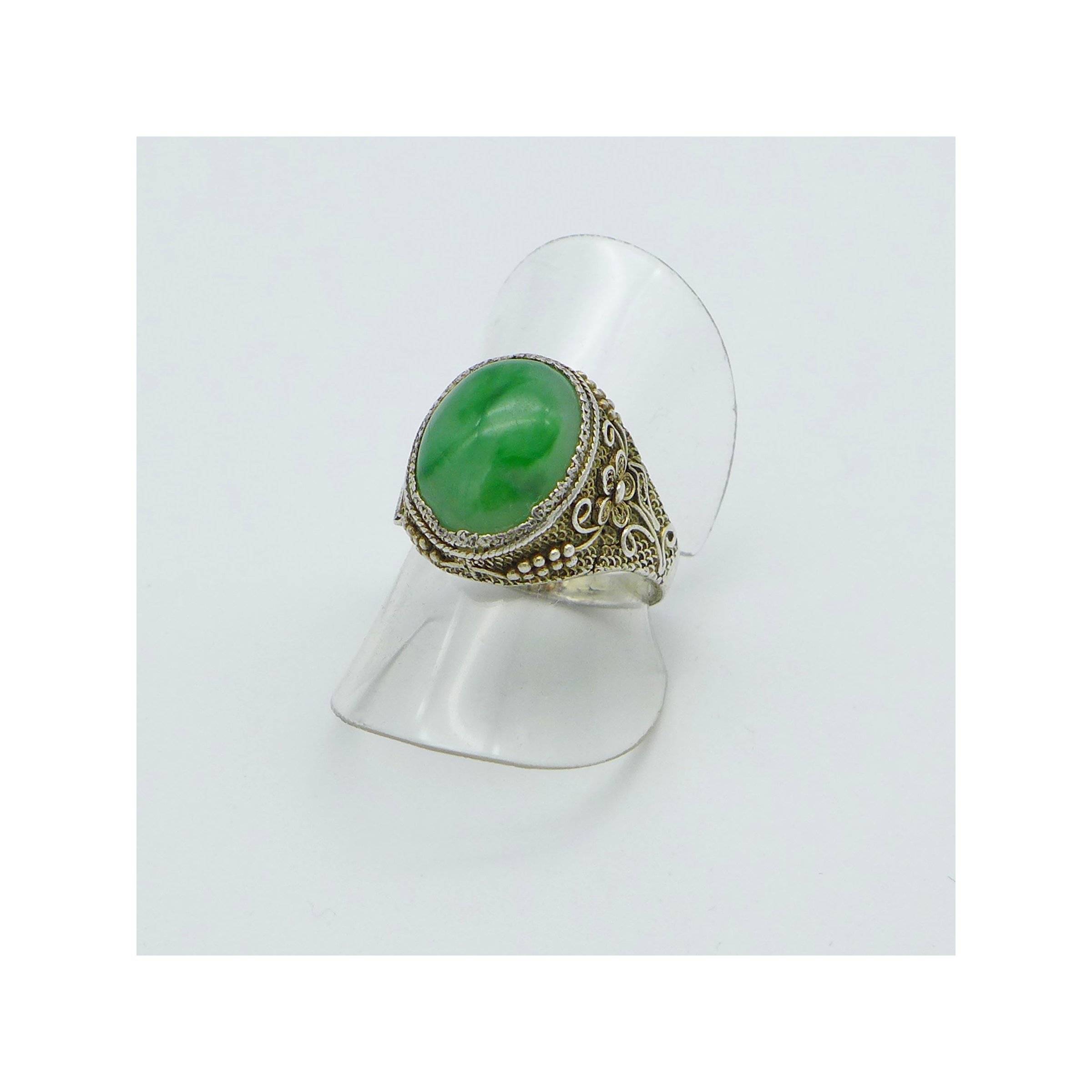 Filigree jade ring vintart